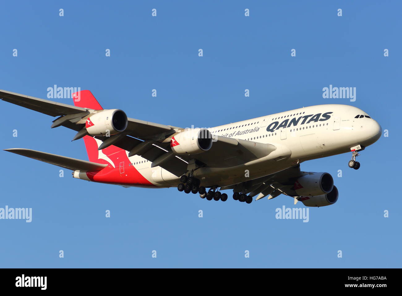 Qantas a380 heathrow airport airbus hi-res stock photography and images ...
