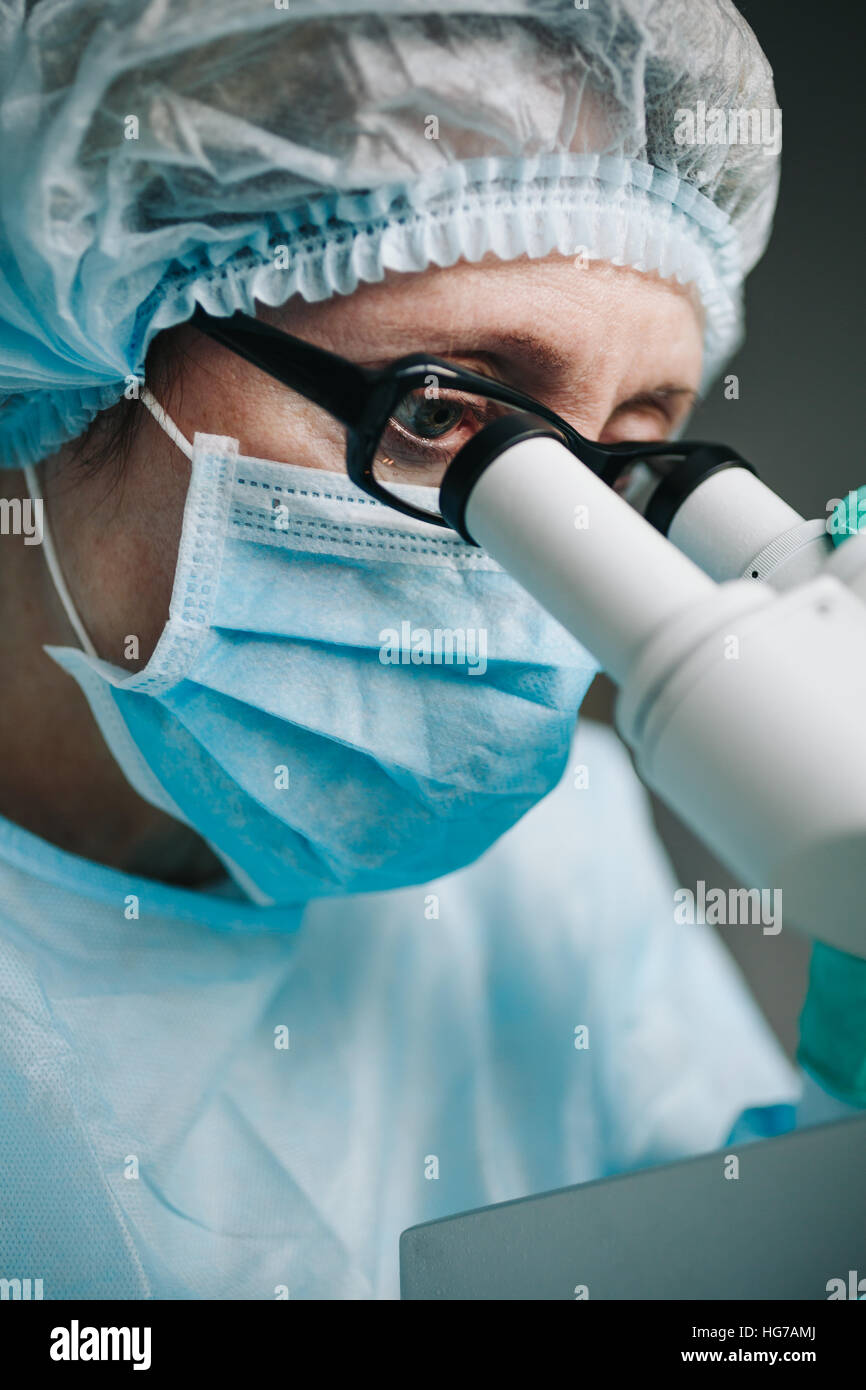 Eye doctor and scientist hi-res stock photography and images - Alamy