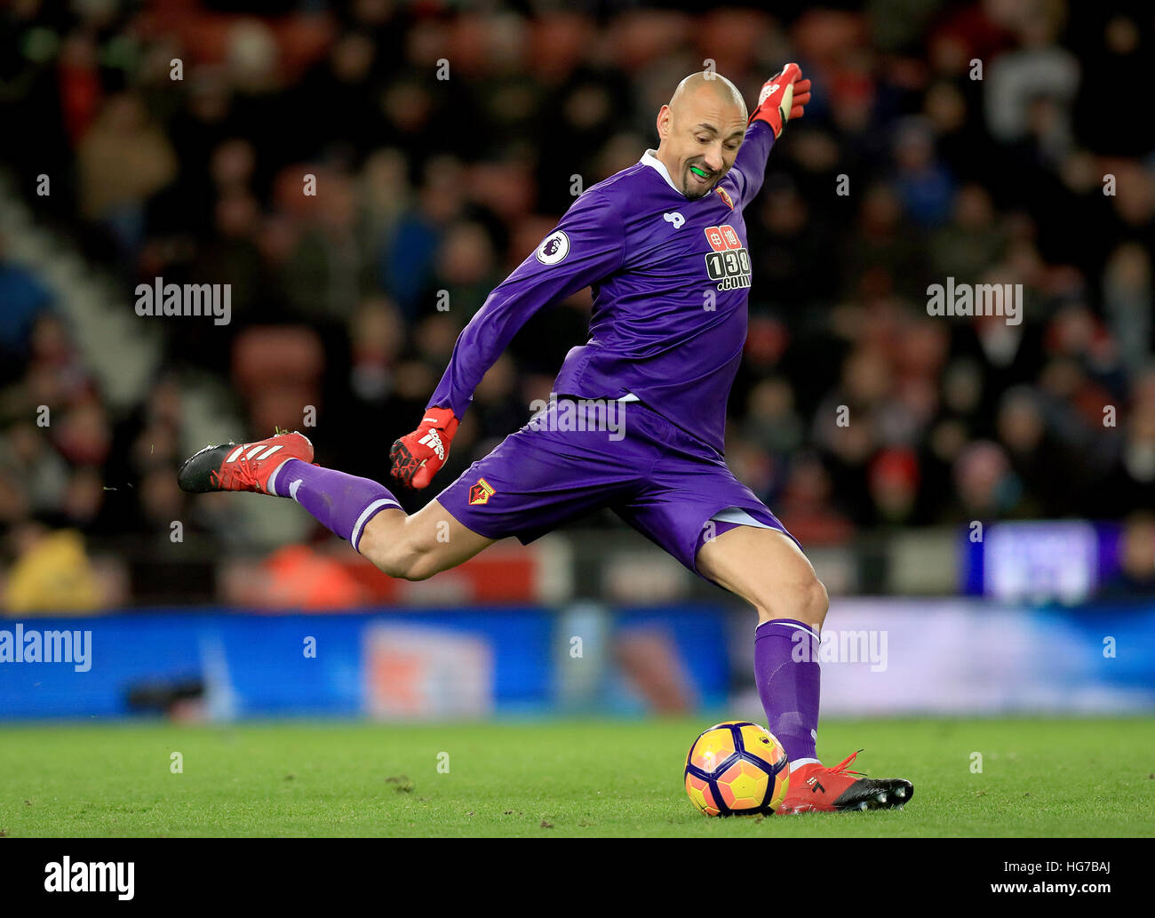 Watford goalkeeper Heurelho Gomes Stock Photo - Alamy