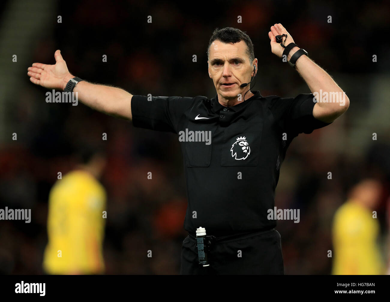 Match referee Neil Swarbrick Stock Photo - Alamy
