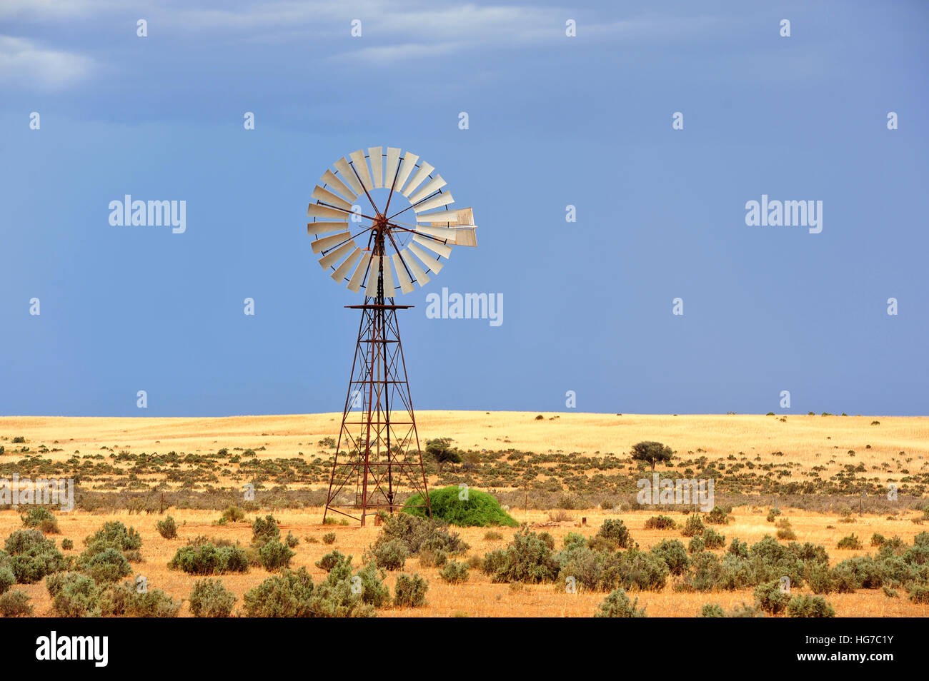 Australia outback windmill hi-res stock photography and images - Alamy