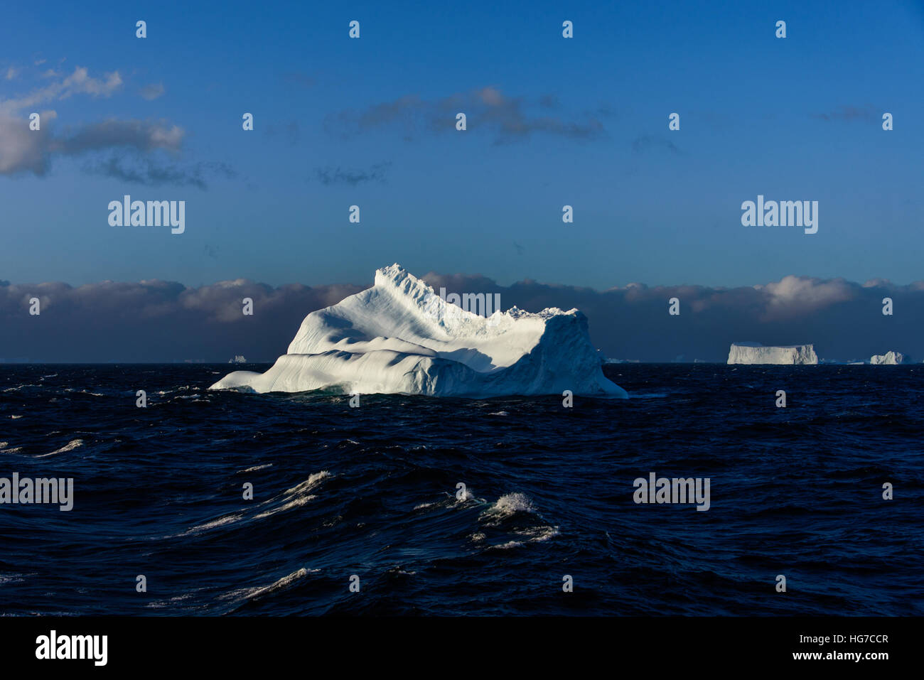 Non tabular iceberg hi-res stock photography and images - Alamy