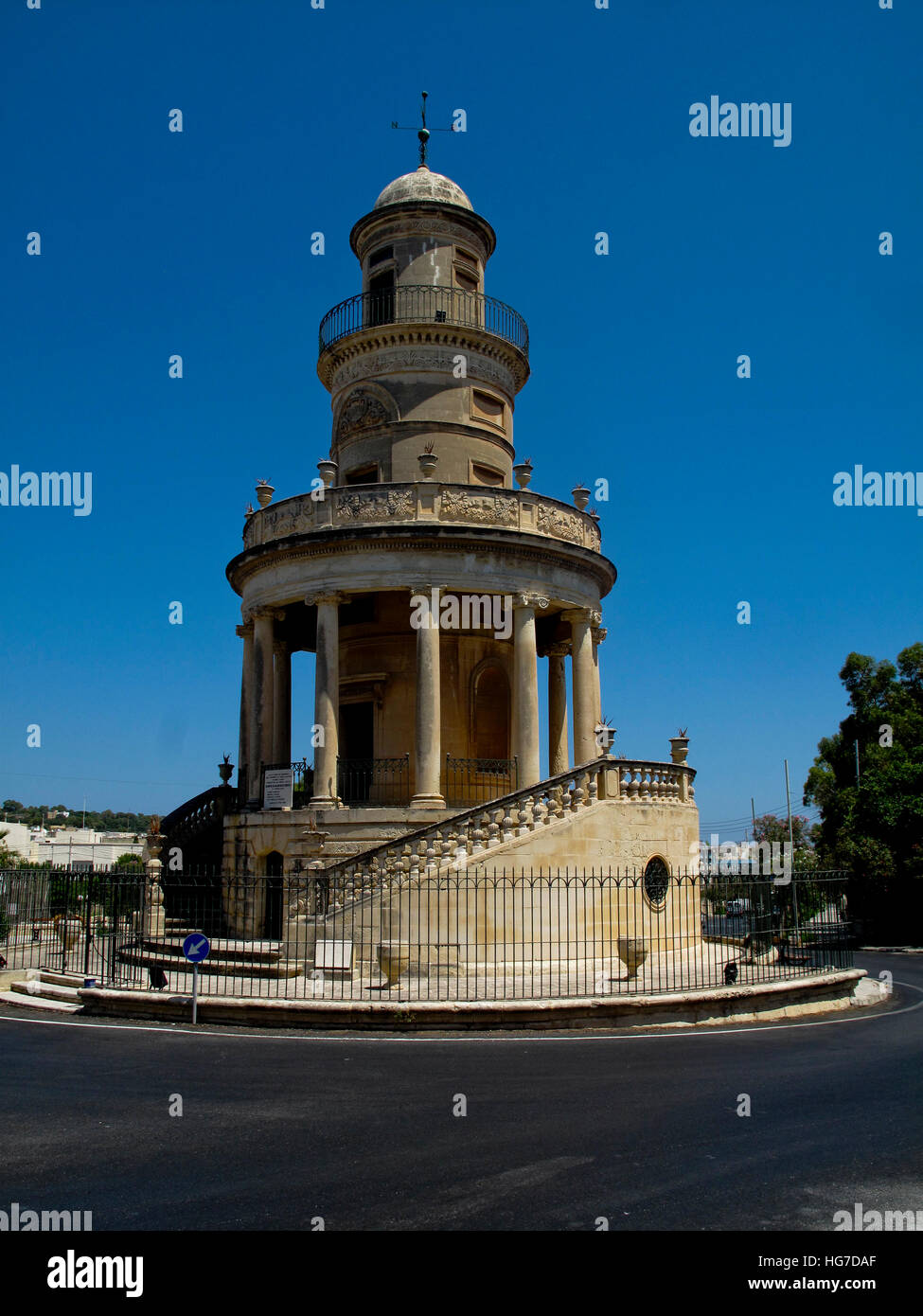 Building round tower in hi-res stock photography and images - Alamy