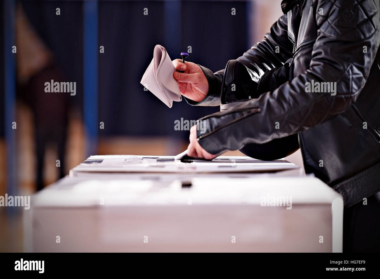 Voting hands ballot box hi-res stock photography and images - Alamy