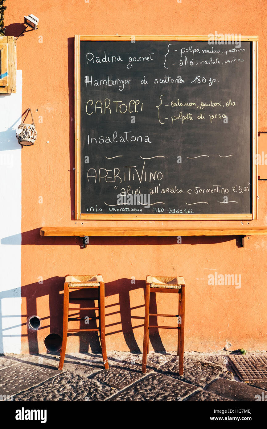 Menu board outside restaurant bar hi-res stock photography and images ...
