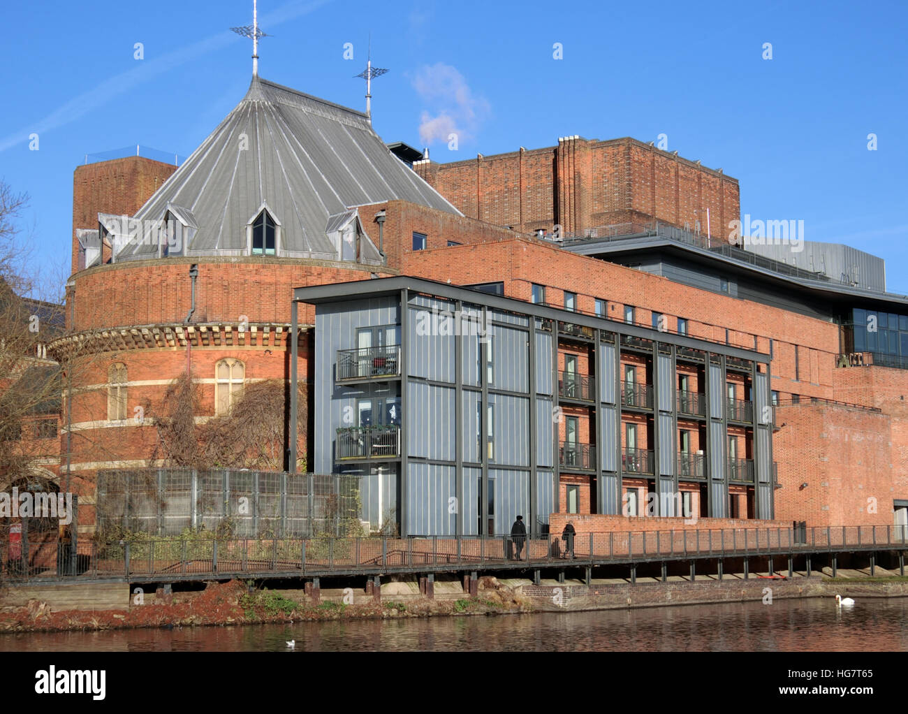 Royal Shakespeare Company Theatre & The River Avon, Stratford Upon Avon ...