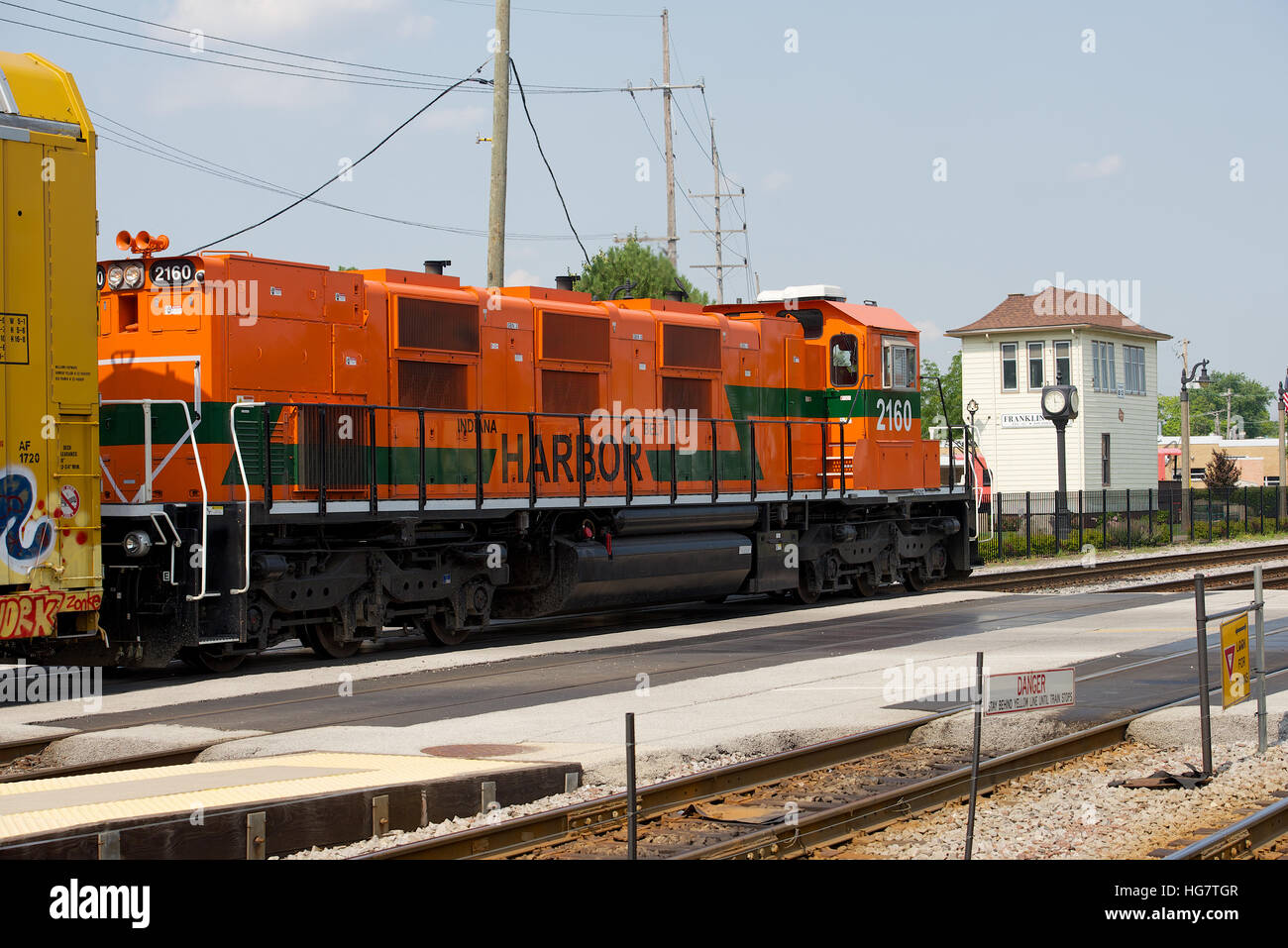 Indiana Harbor Belt Railroad powered Freight train at Franklin Park ...