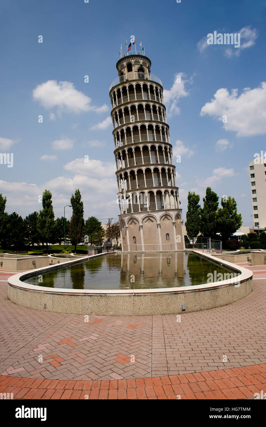 The leaning tower of Niles, West Touhy Avenue, Niles, Chicago, Illinois ...