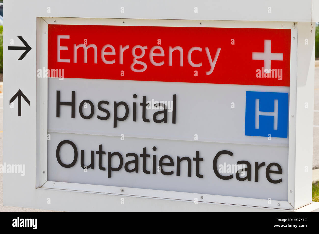 Emergency entrance sign hi-res stock photography and images - Alamy