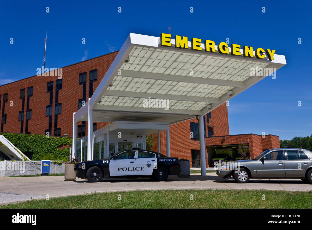Emergency response entrance hi-res stock photography and images - Alamy