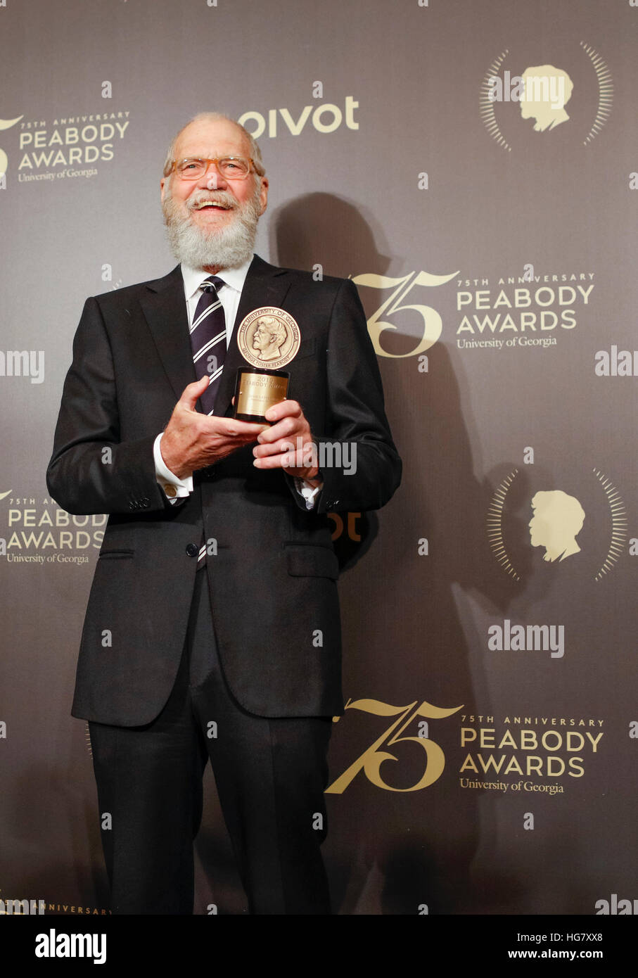 David Letterman poses with his Peabody Award on May 21, 2016 in New ...