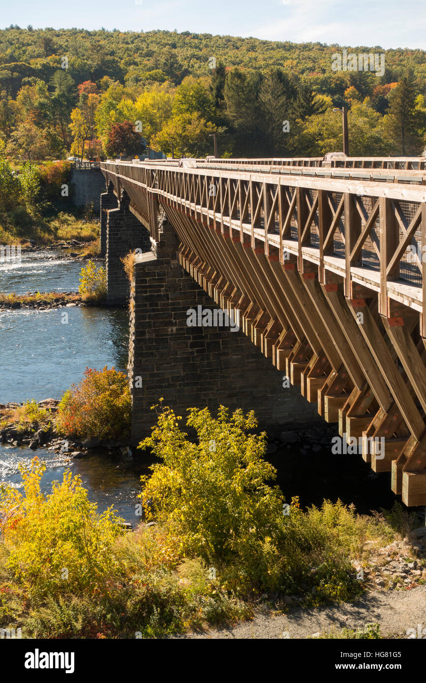 Roebling Delaware Aqueduct Stock Photo - Alamy