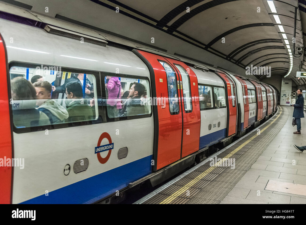Train passing through a London Underground Station Stock Photo - Alamy