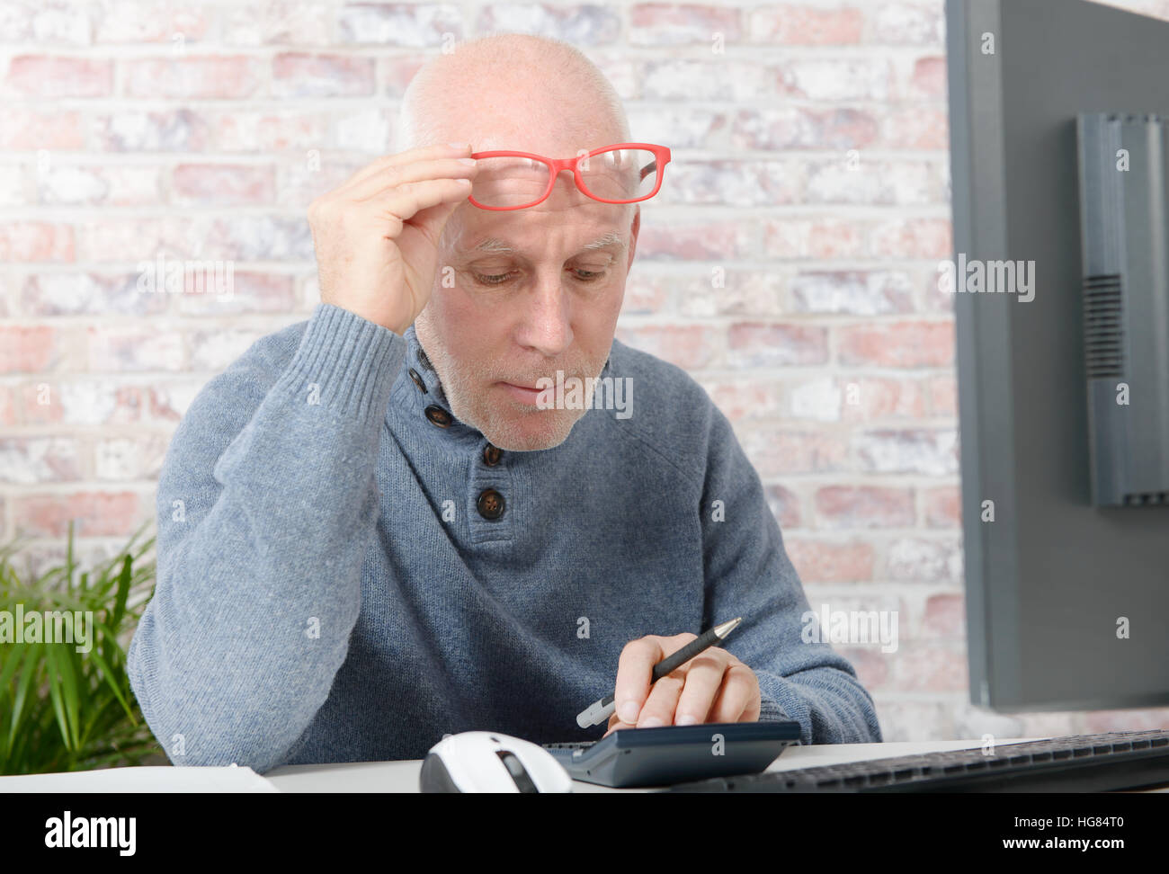 Short sighted person hi-res stock photography and images - Alamy