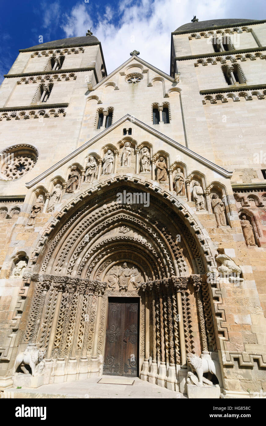 Romanesque church portal hi-res stock photography and images - Alamy Romanesque church portal hi-res stock photography and images - Alamy