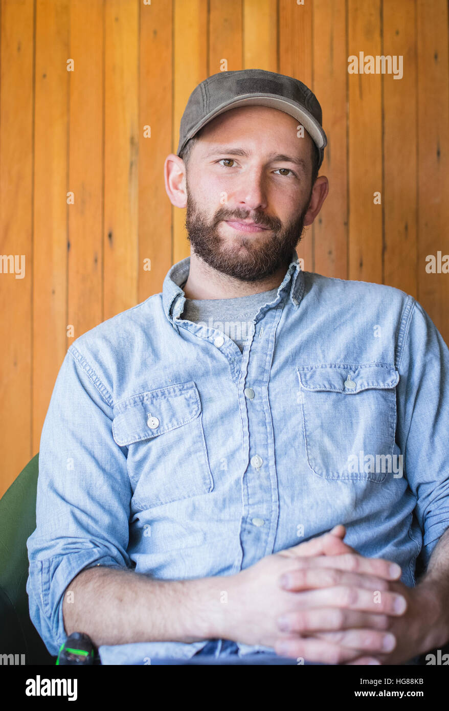 Worker carpentry hi-res stock photography and images - Alamy