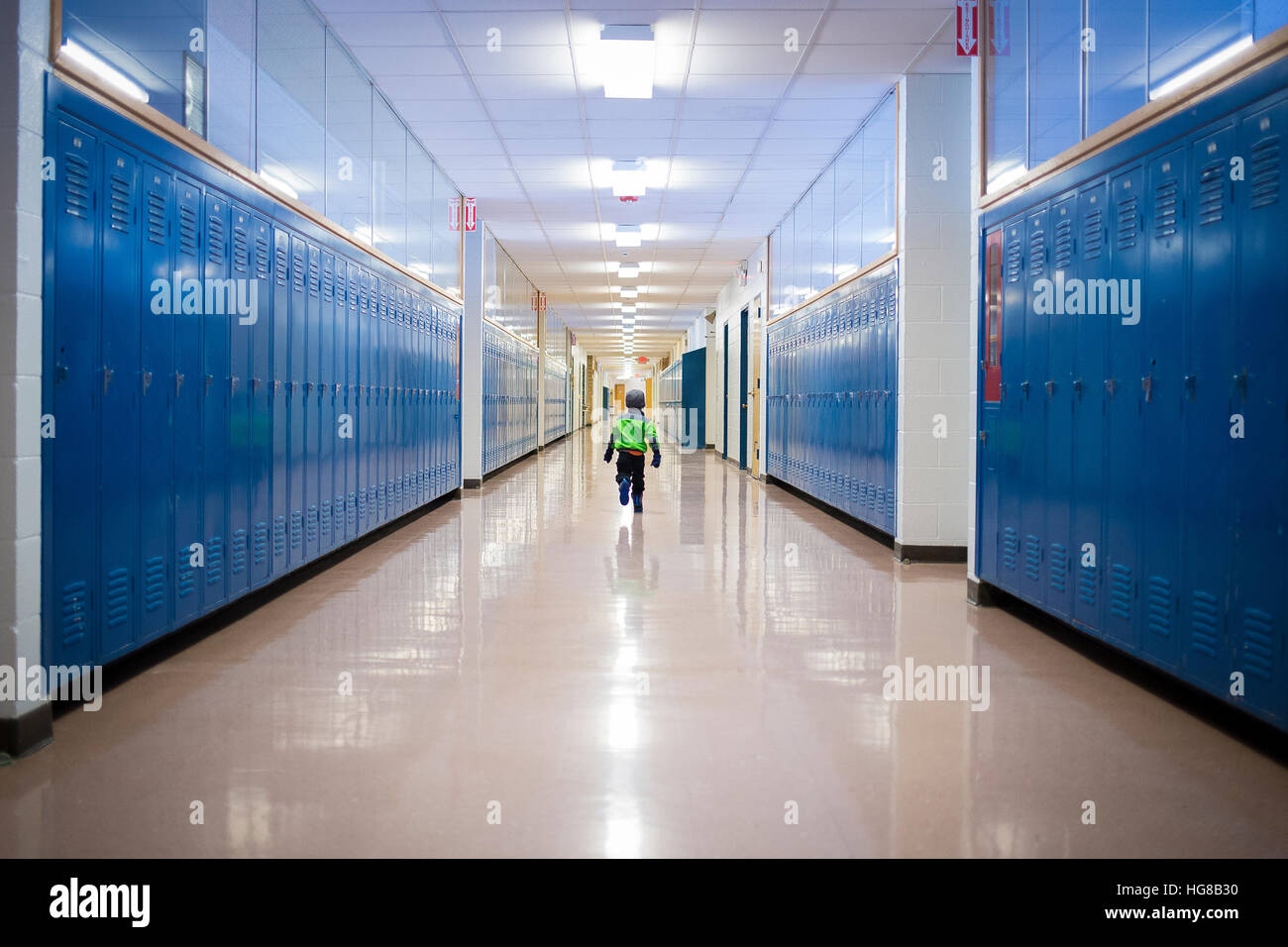 School corridor hi-res stock photography and images - Alamy