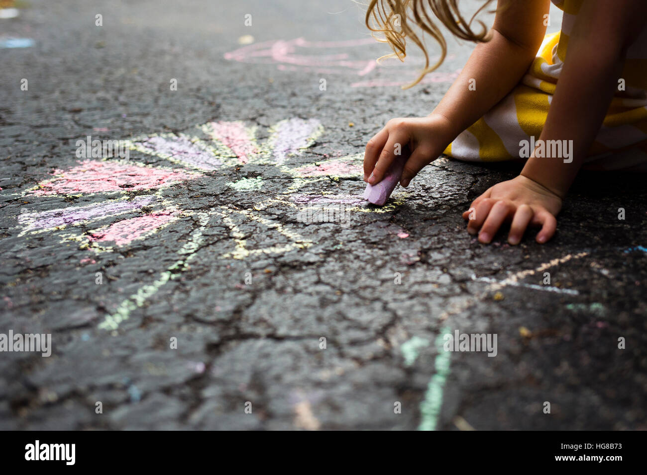 Drawing flower hi-res stock photography and images - Alamy