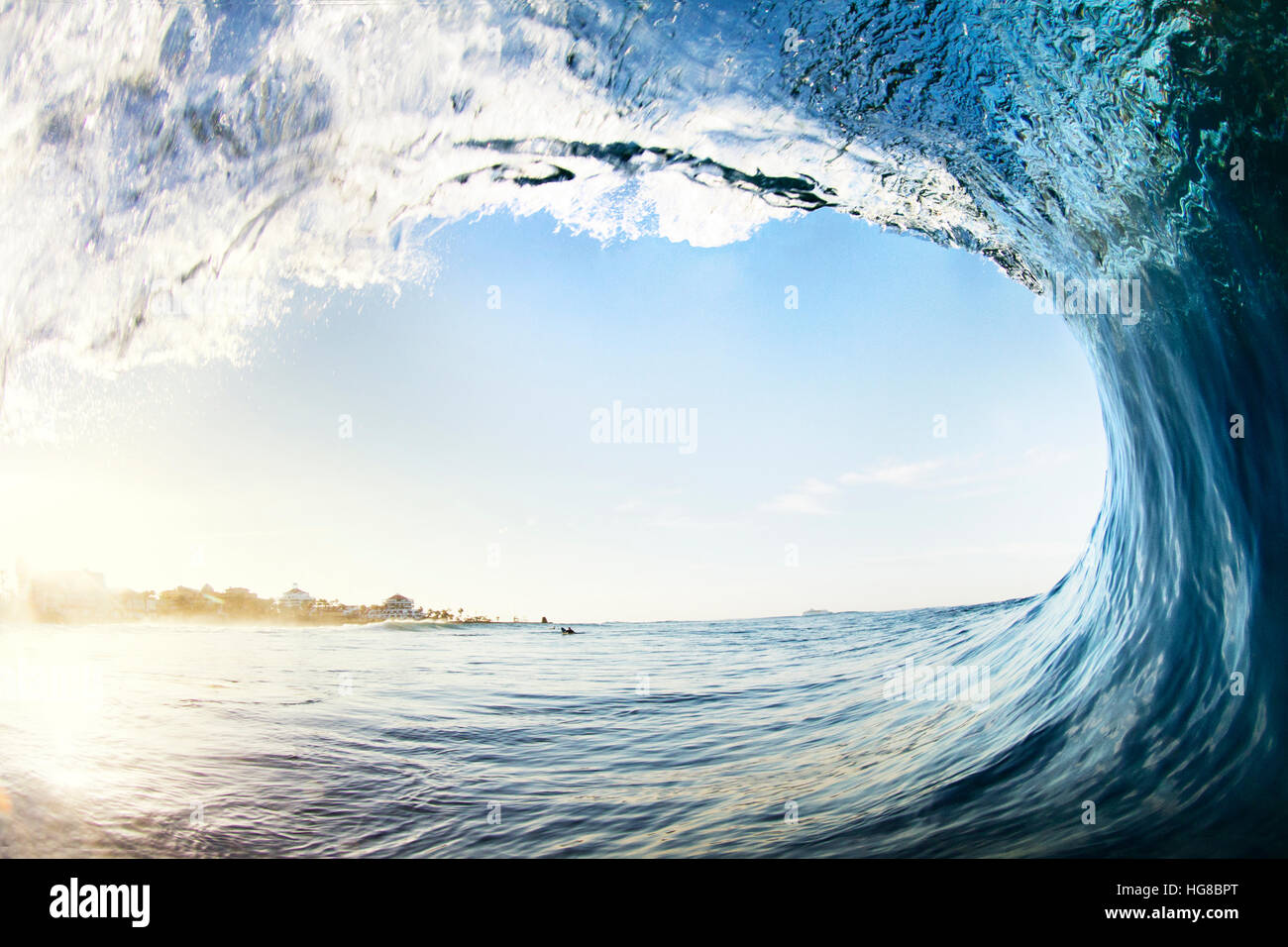 Wave splashing hi-res stock photography and images - Alamy