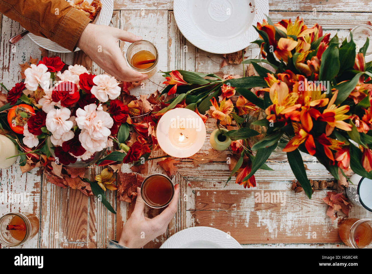 Overhead picnic table hi-res stock photography and images - Alamy