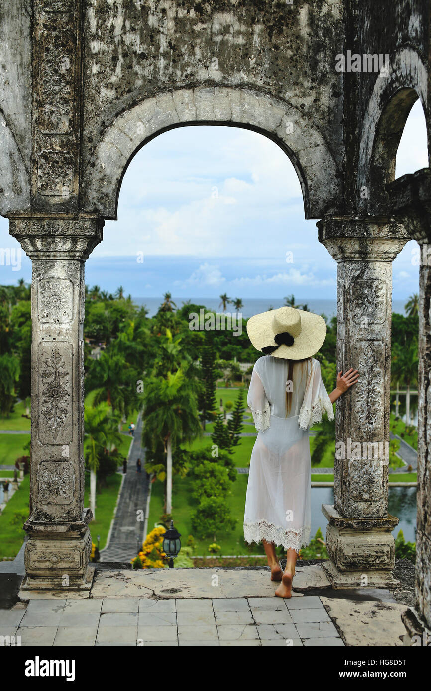 Rear way hi-res stock photography and images - Alamy