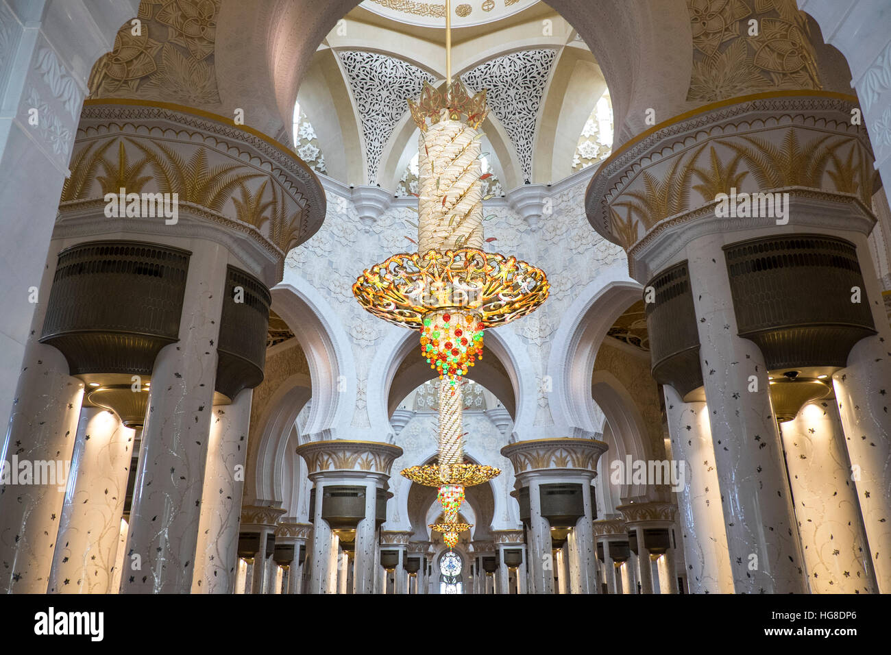 Interior of Sheikh Zayed Grand Mosque Stock Photo - Alamy