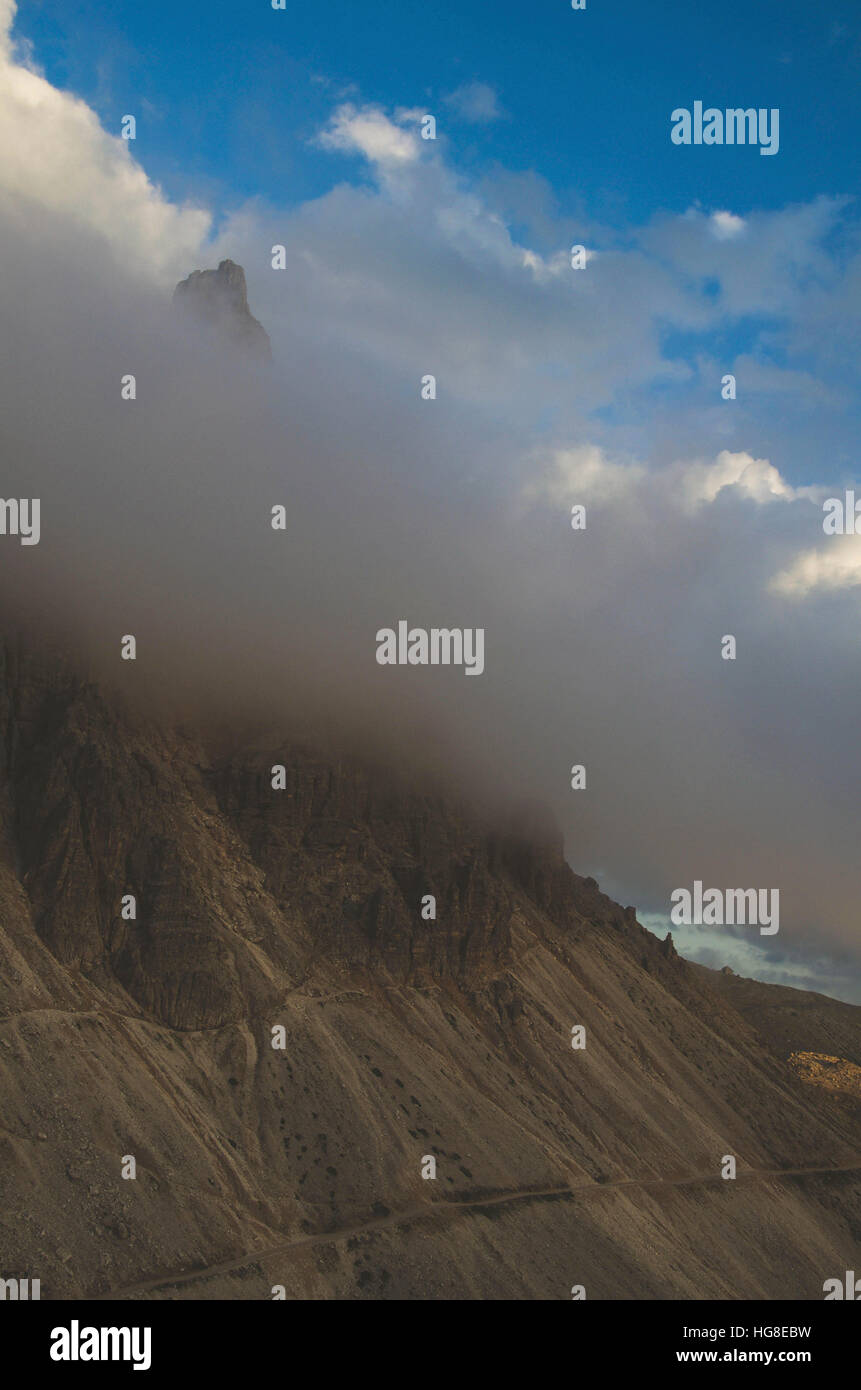 Clouds over mountains nature scene hi-res stock photography and images ...