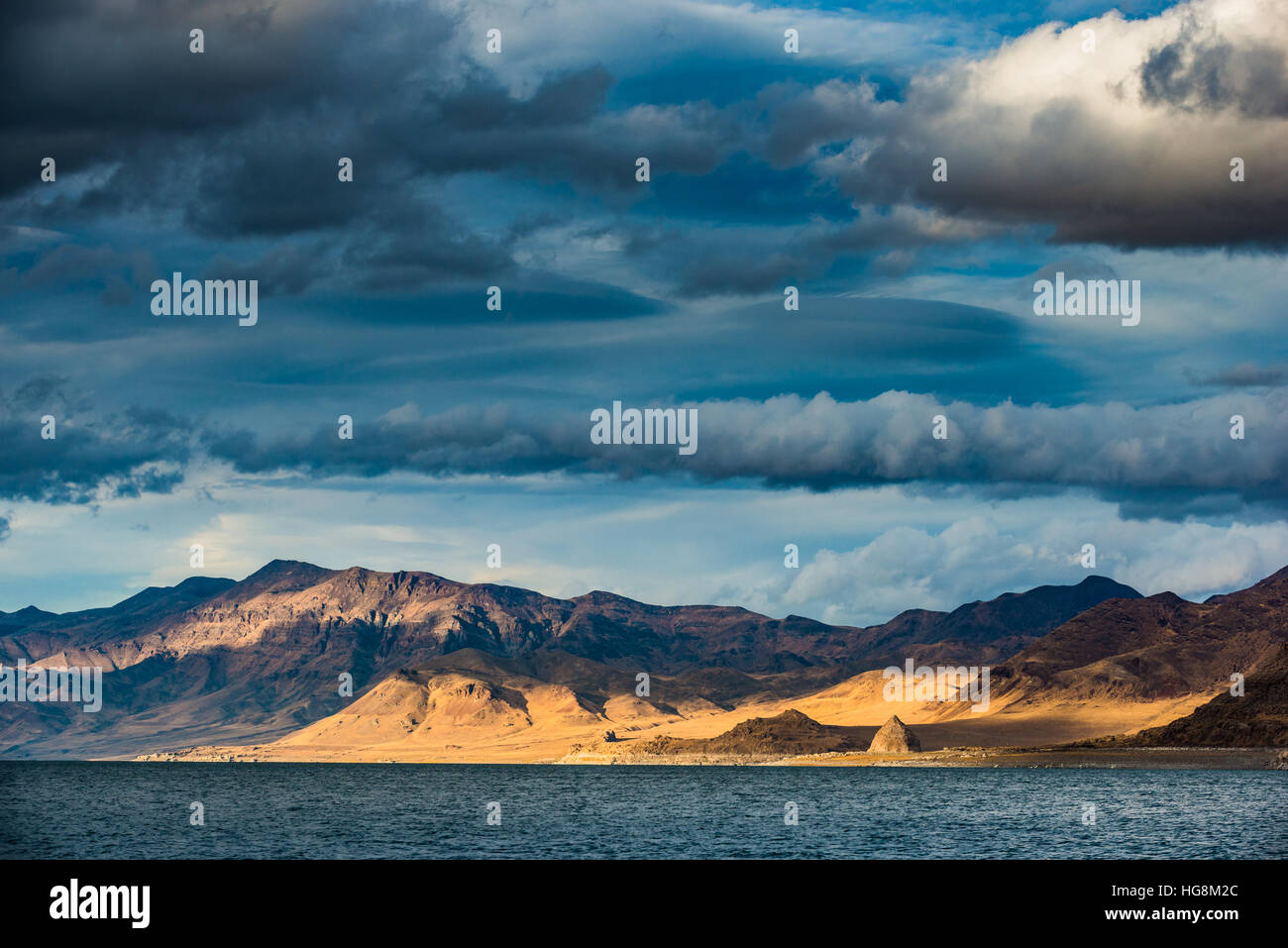 Pyramid lake nevada hi-res stock photography and images - Alamy