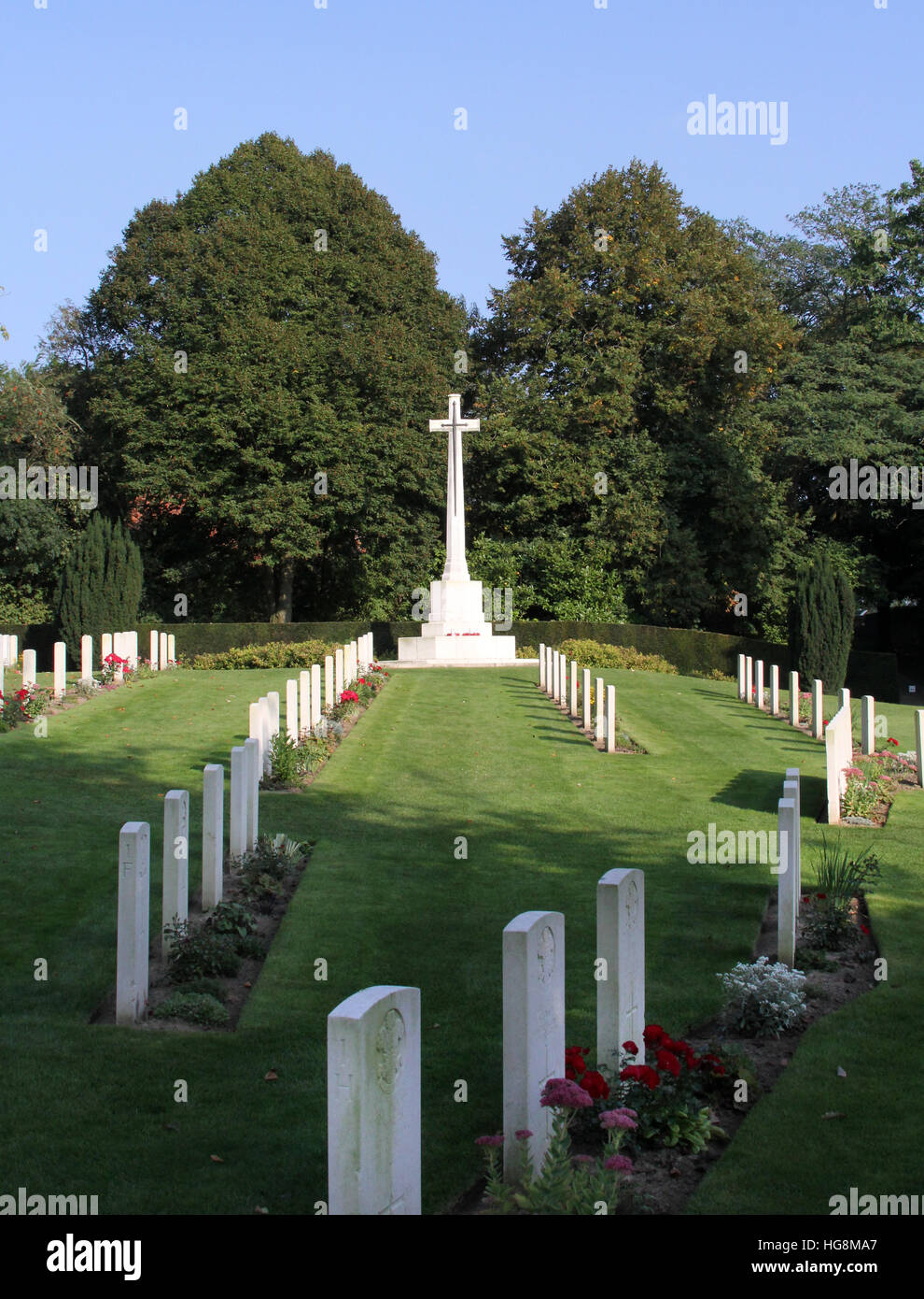 Ypres cemetery hi-res stock photography and images - Alamy