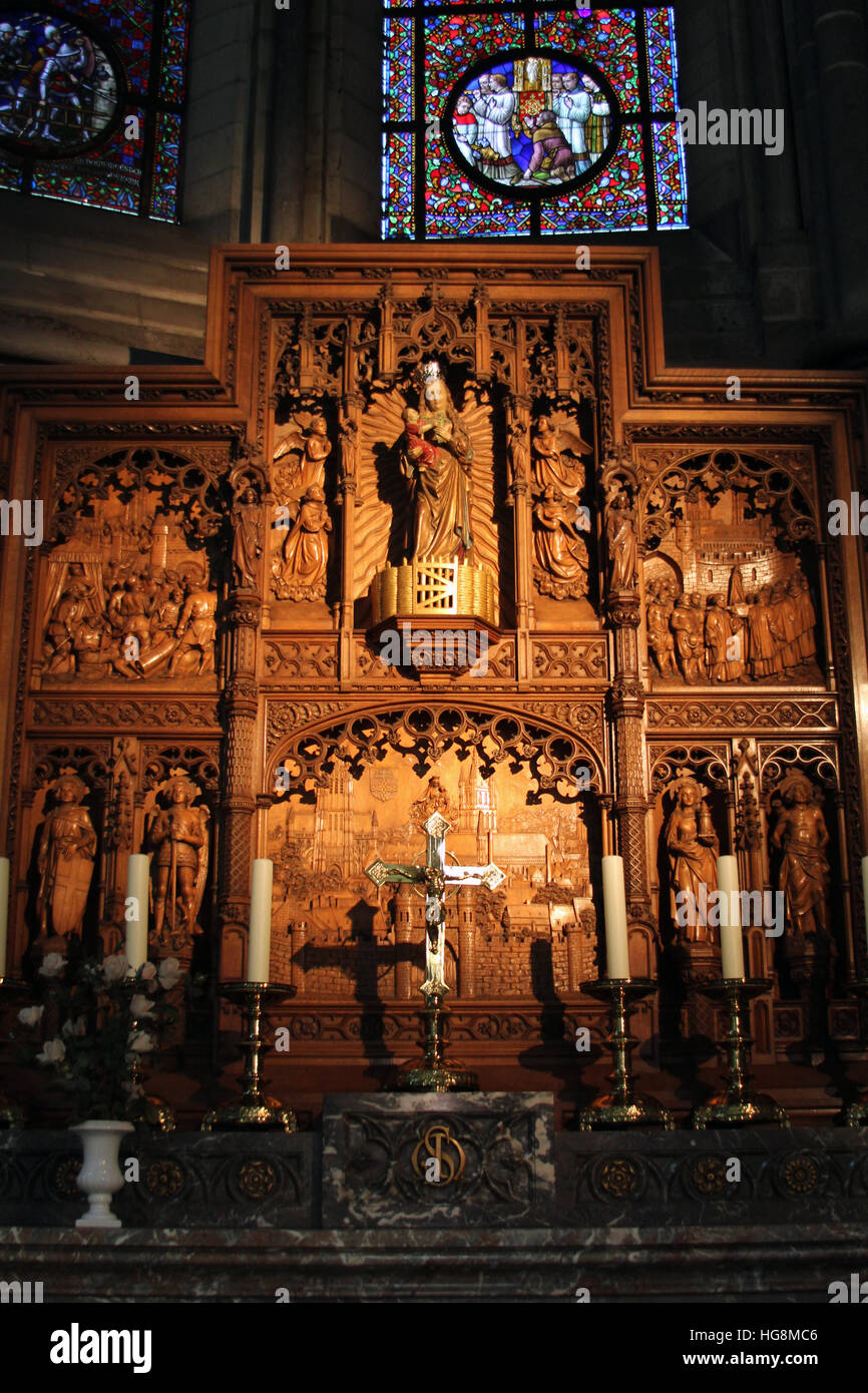 Side altar hi-res stock photography and images - Alamy
