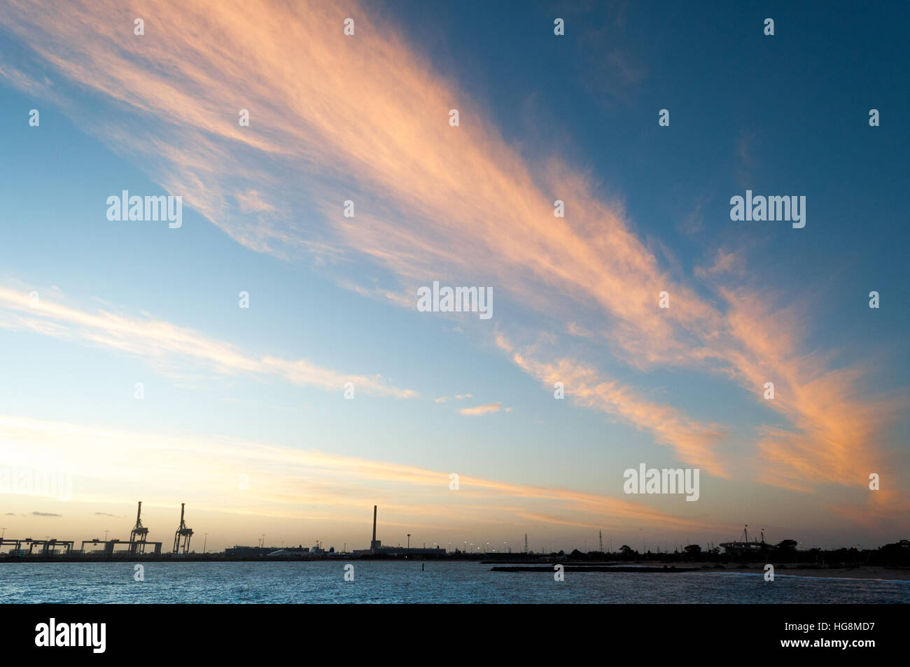 Simple diagonal pattern hi-res stock photography and images - Alamy