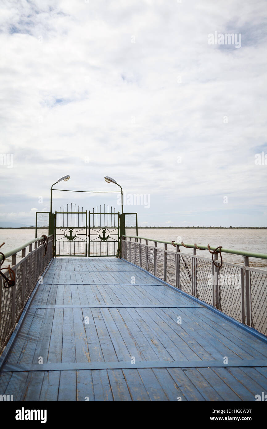 Wharf dock jetty hi-res stock photography and images - Alamy
