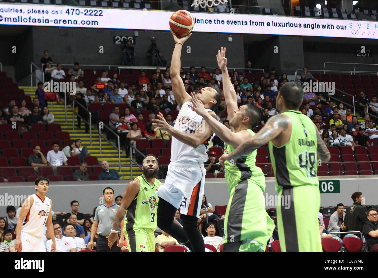 Pasay City, Philippines. 06th Jan, 2017. Reynel Hugnatan of Meralco ...