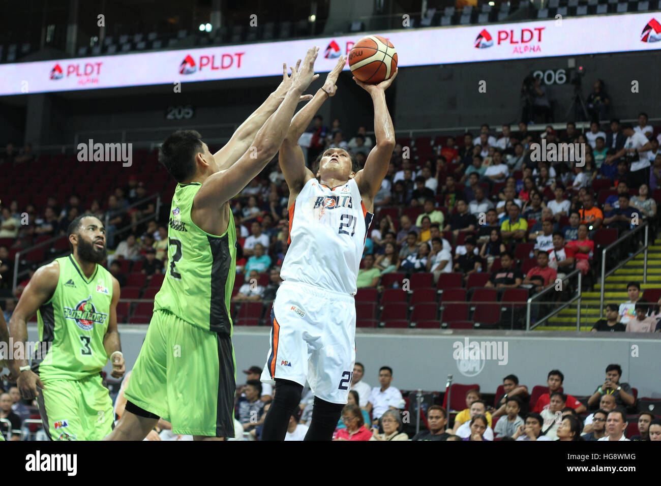 Pasay City, Philippines. 06th Jan, 2017. Reynel Hugnatan of Meralco ...