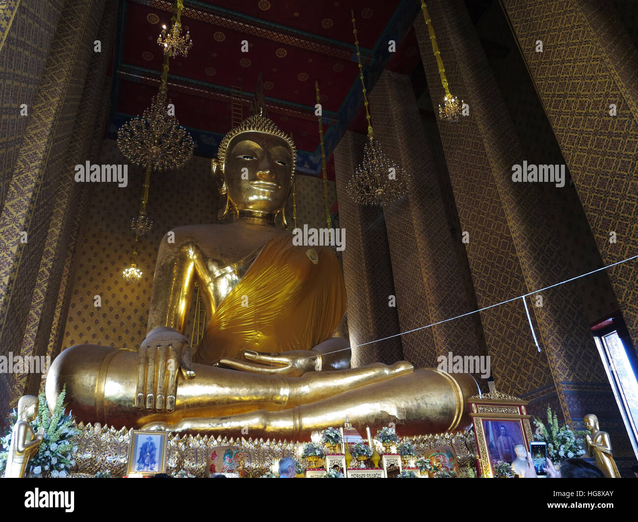 Wat Kalayanamit Woramahawihan (Wat Kalaya) was built in 1825, Bangkok ...