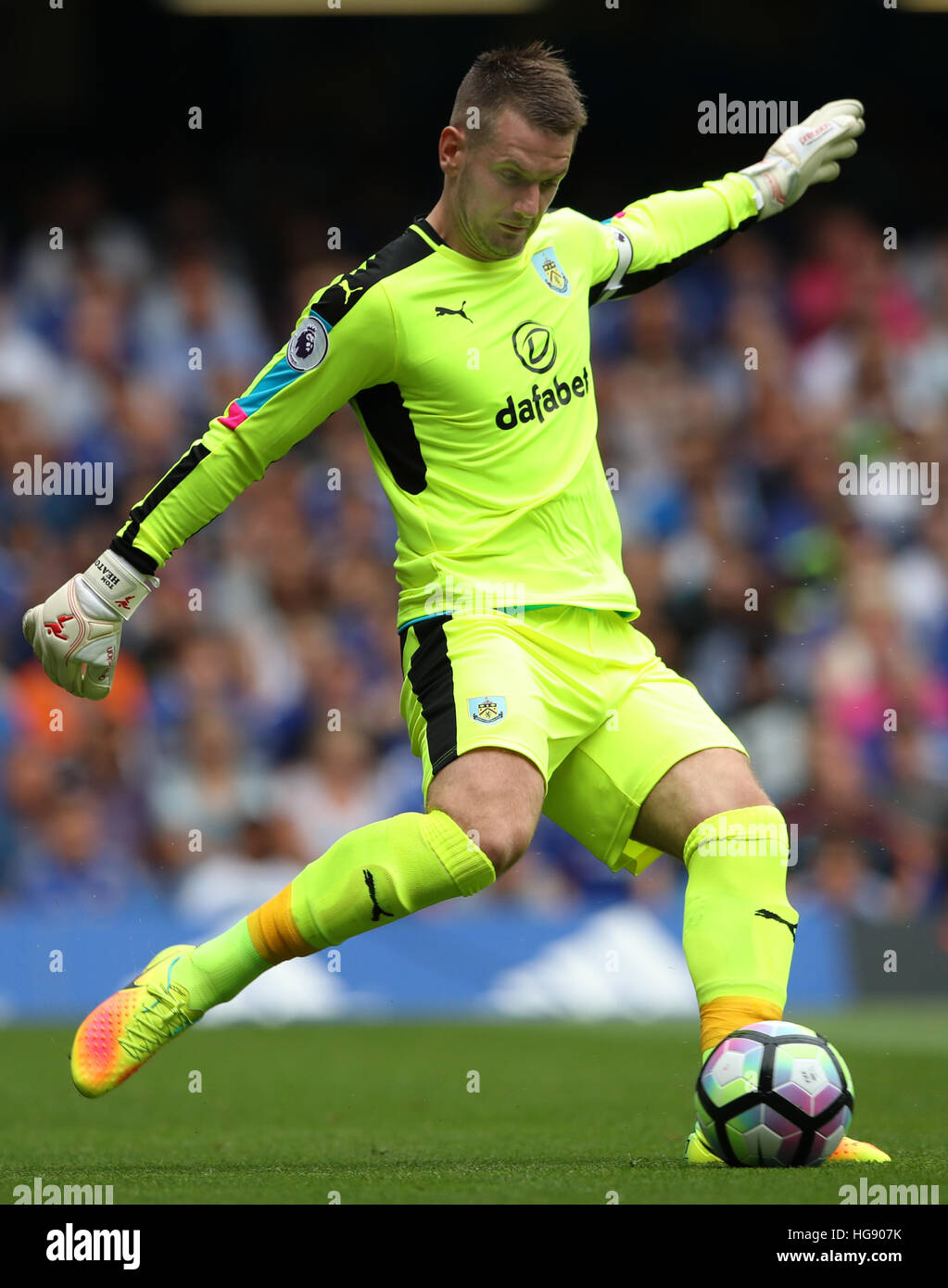 Burnley goalkeeper Thomas Heaton Stock Photo - Alamy
