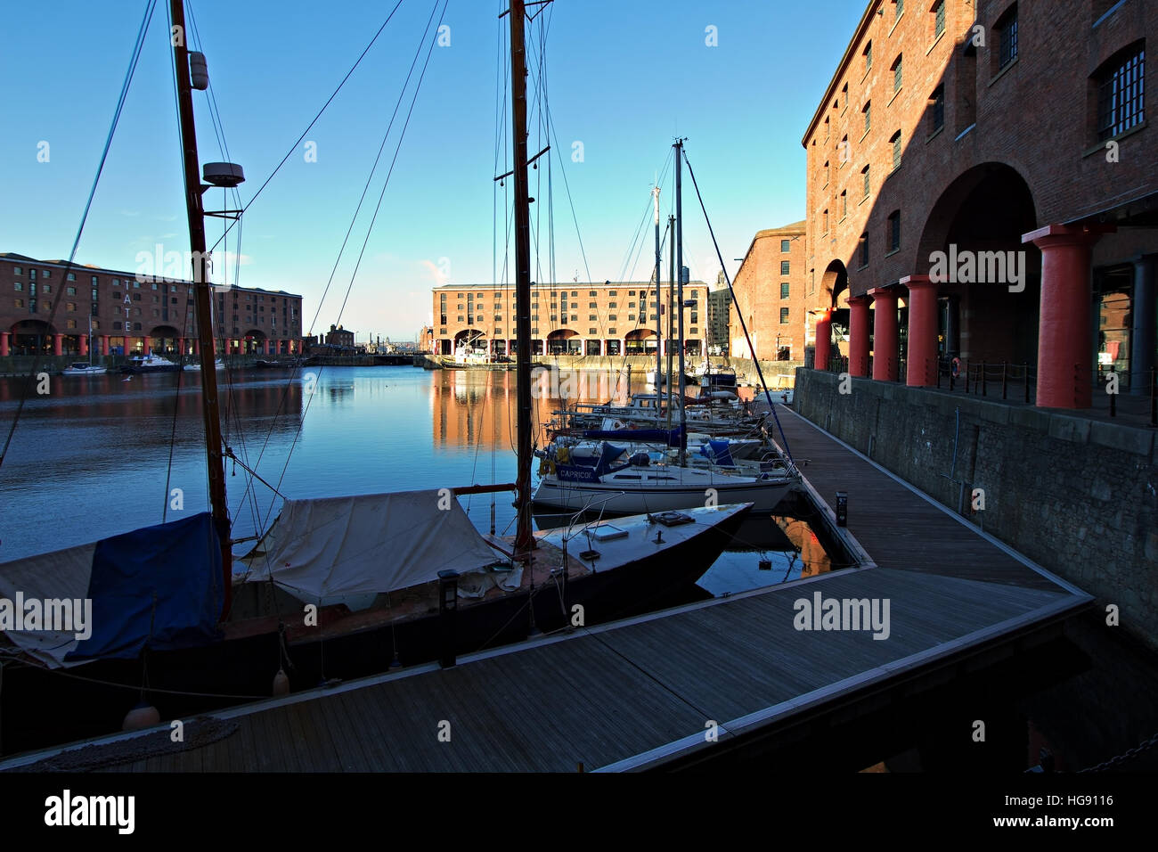 Albert dock liverpool uk hi-res stock photography and images - Alamy