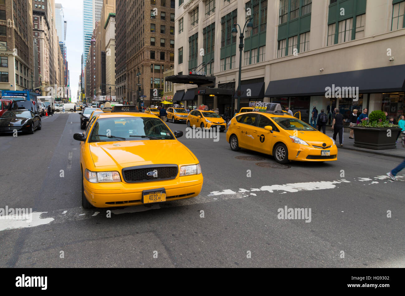 Nyc medallion taxi hi-res stock photography and images - Alamy