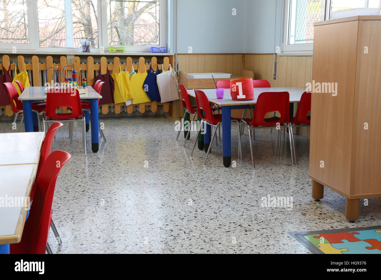 Tables and chairs in a classroom hi-res stock photography and images ...