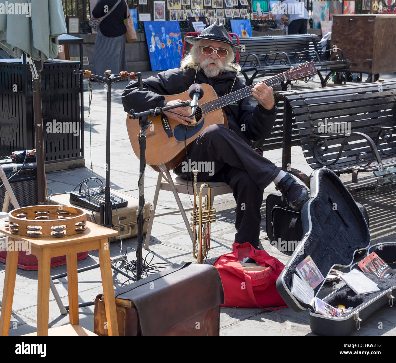 American busker hi-res stock photography and images - Alamy