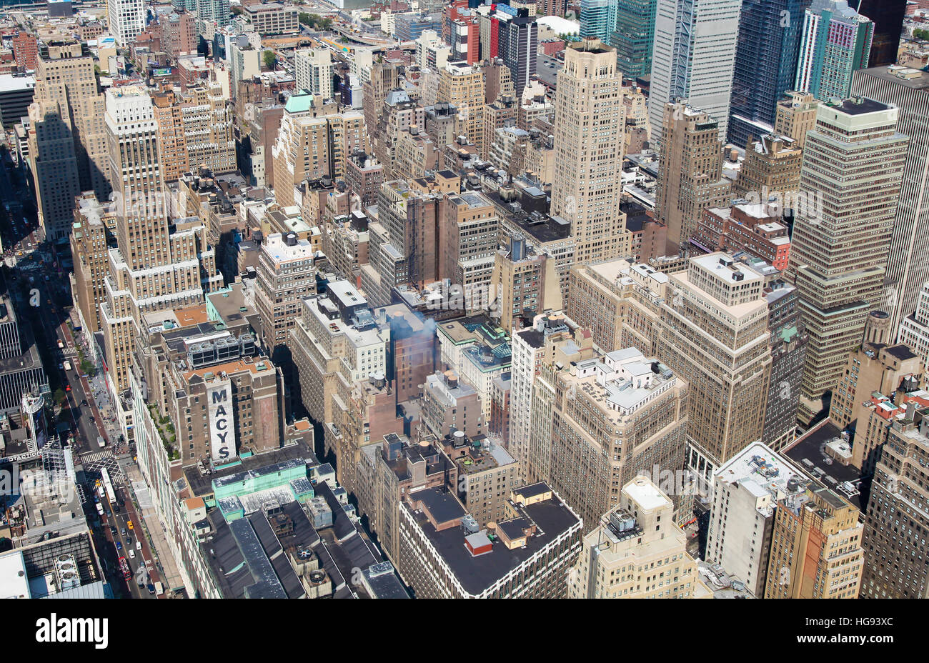 Rooftops of new york city hi-res stock photography and images - Alamy