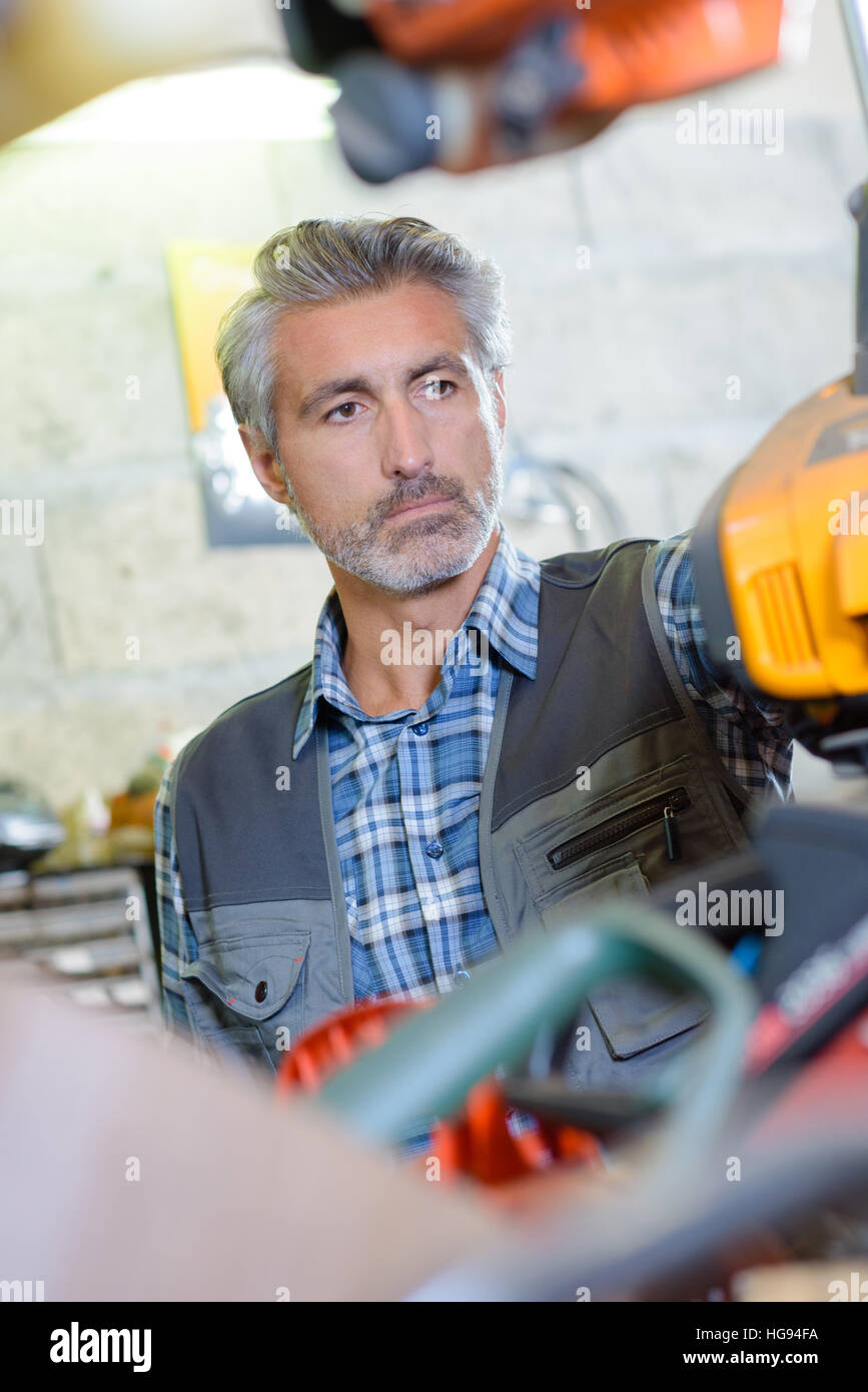 Mechanic in workshop Stock Photo - Alamy