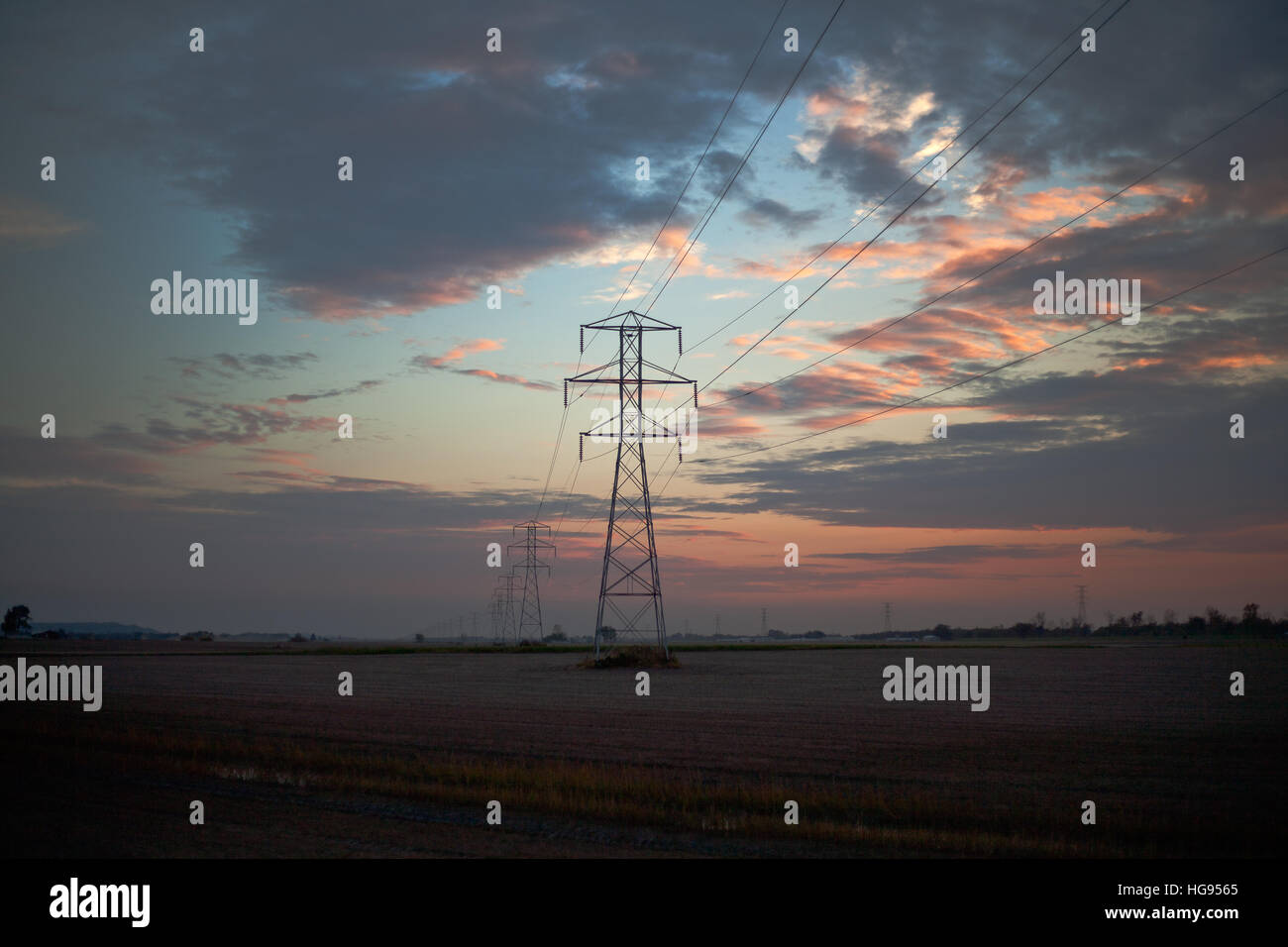 Power lines farm hi-res stock photography and images - Alamy