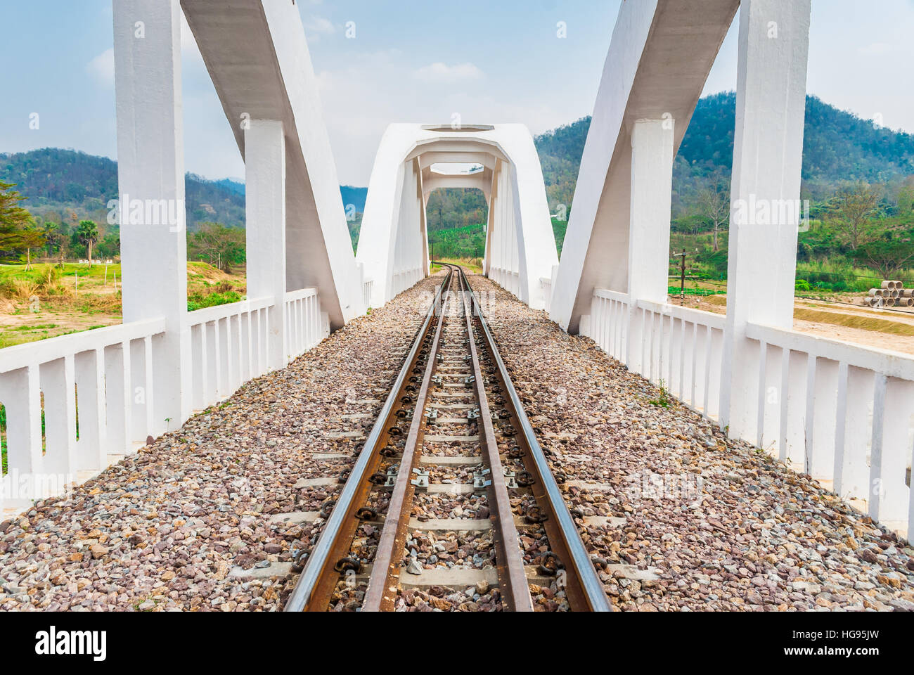Concrete railway bridge hi-res stock photography and images - Alamy