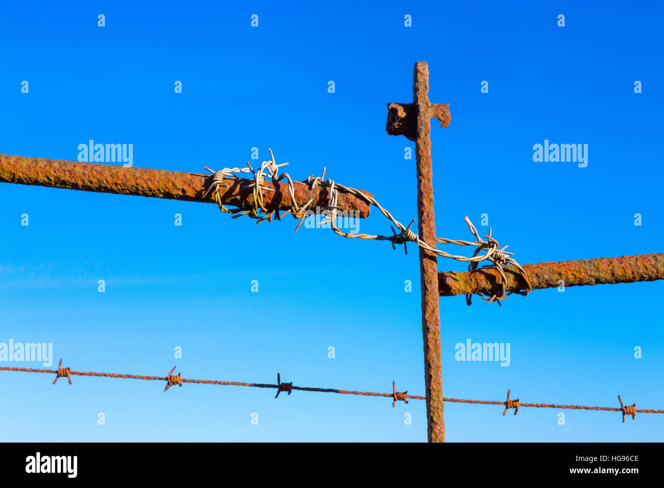 Rusty fence posts hi-res stock photography and images - Alamy