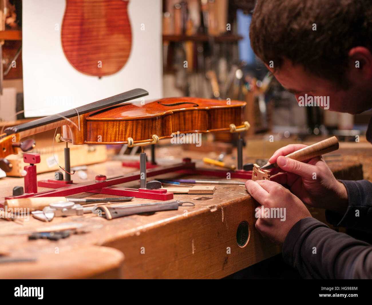 Luthiers working hi-res stock photography and images - Alamy
