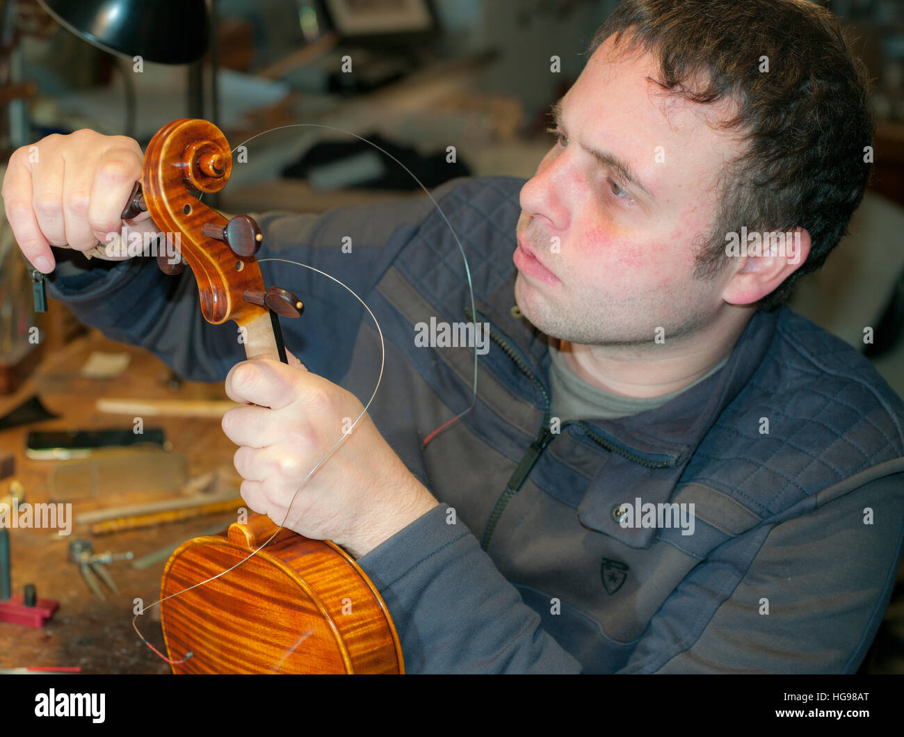 Luthiers working hi-res stock photography and images - Alamy