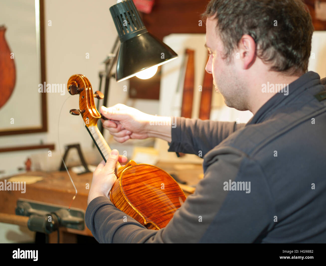 Cremona violin workshop instrument hi-res stock photography and images ...