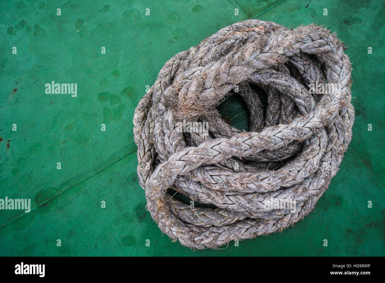 Closeup marine nautical boats rope hi-res stock photography and images ...