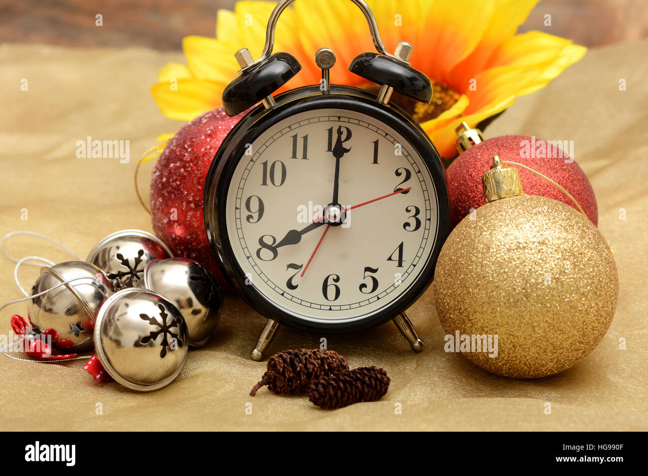 Christmas Time of festival and shopping Clock Concept Stock Photo - Alamy